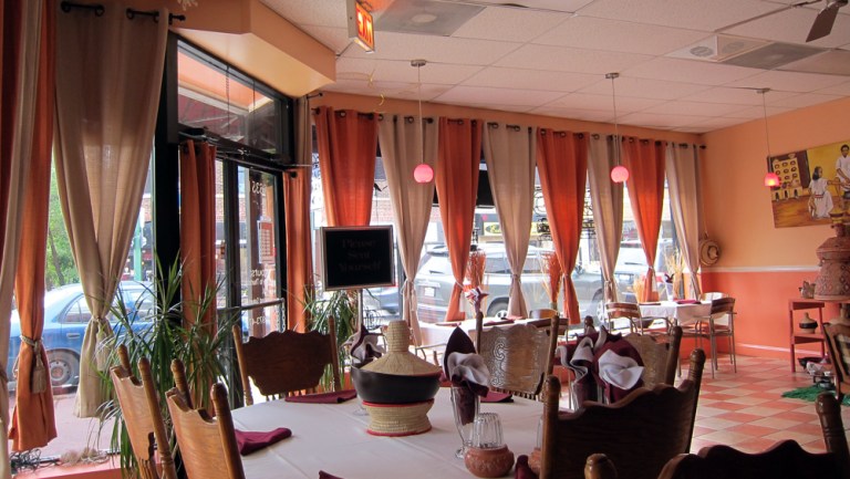 Den Den: Eritrean Cuisine in Chicago | Eating The World